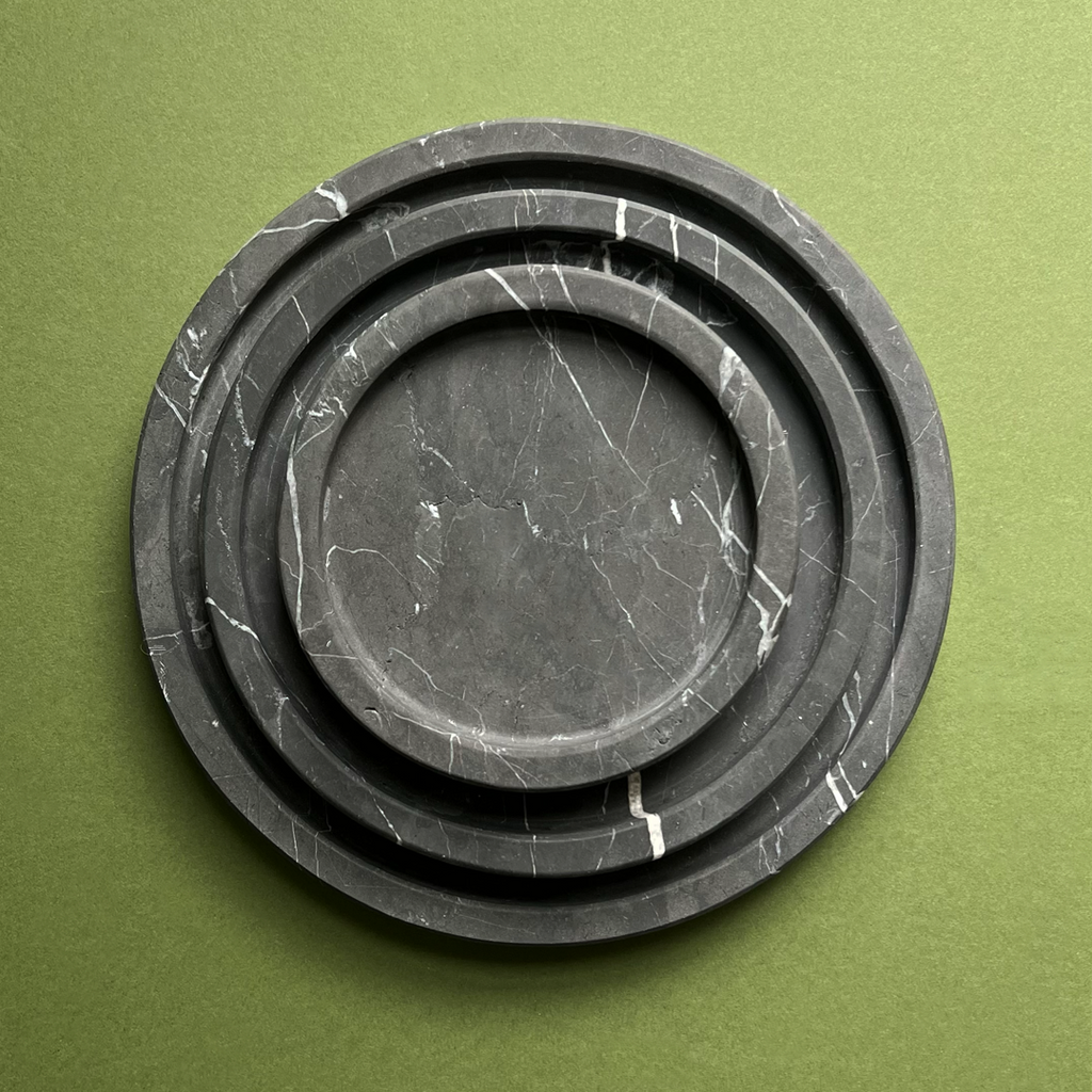 Set of Black Marble Plates – Live Moore